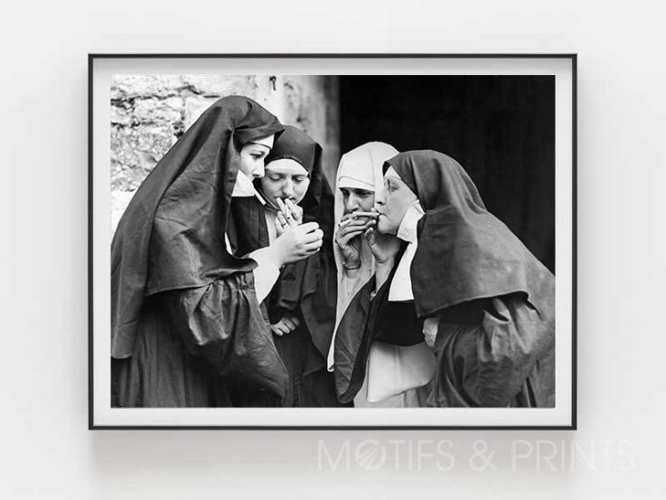 Smoking Nuns – Motifs and Prints